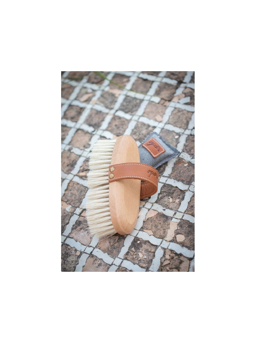 Brosse douce grand modèle Pénélope - pansage cheval